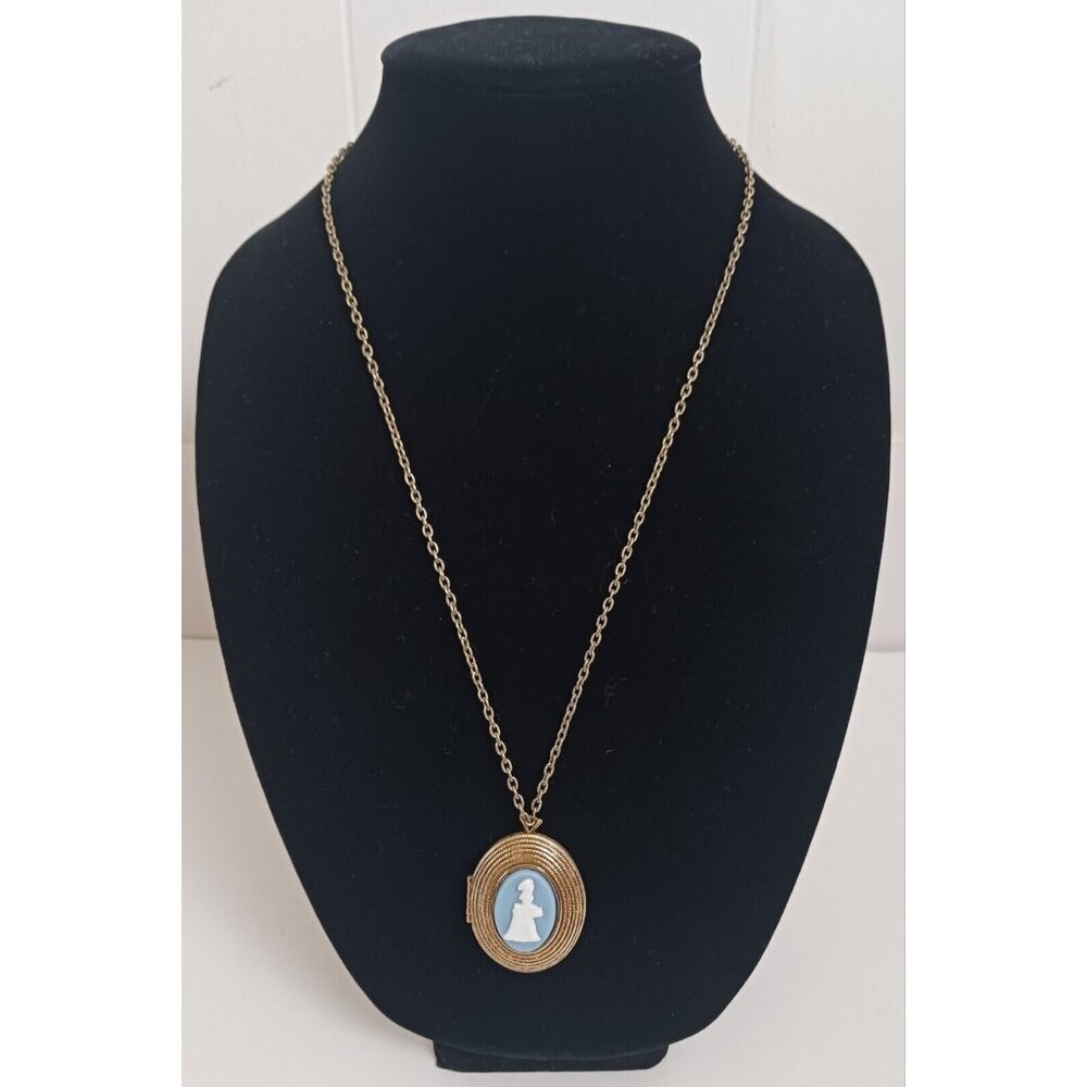 1966 Vintage Avon Cameo Perfume Locket Premise That H… - Gem